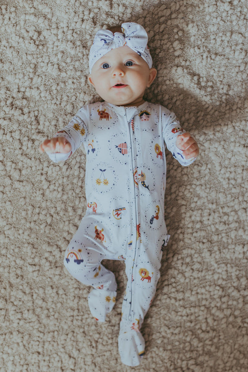 "Baby, You're a Star" One-Peaz™ Double Zip Footies - Ice – peaz-n-carrots